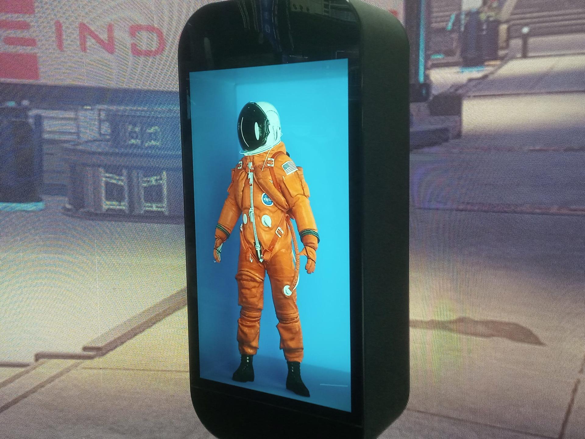 V2 Indonesia Boyong Proto M, Media Holografik Pertama di Dunia